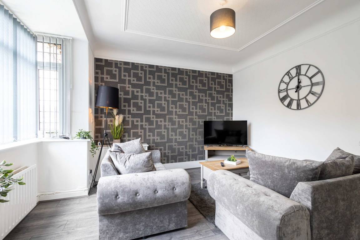 63 M² House ∙ 3 Bedrooms ∙ 5 Guests - Warrington