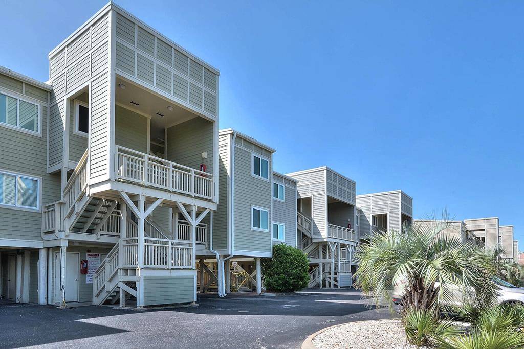 Condo ∙ 3 Bedrooms ∙ 8 Guests - Oak Island, NC