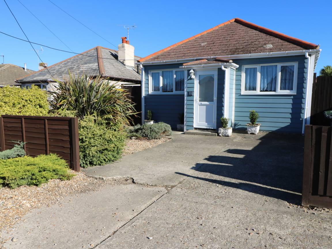 Cottage ∙ 3 Bedrooms ∙ 5 Guests - Herne Bay