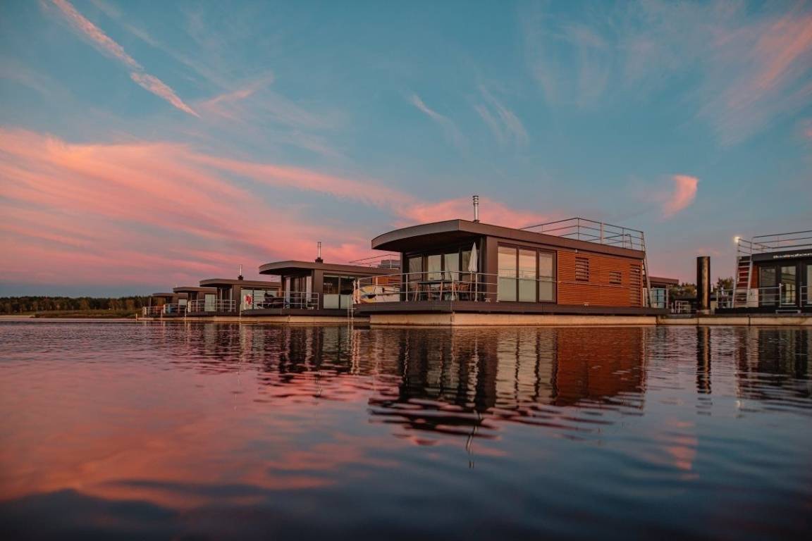 45 M² Hausboot ∙ 2 Schlafzimmer ∙ 6 Gäste - Sachsen