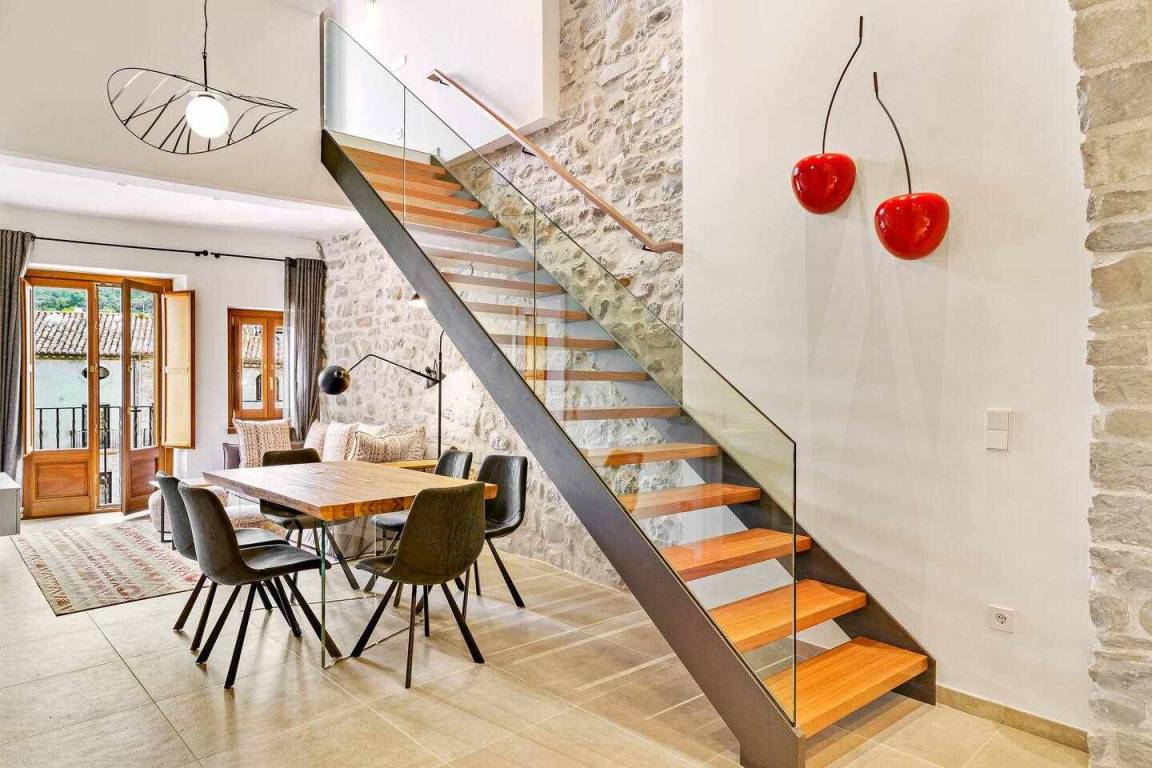 90 M² Apartment ∙ 3 Bedrooms ∙ 6 Guests - Besalú