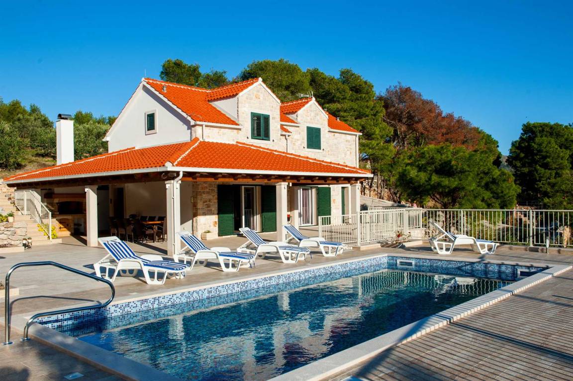 163 M² Villa ∙ 4 Schlafzimmer ∙ 10 Gäste - Milna