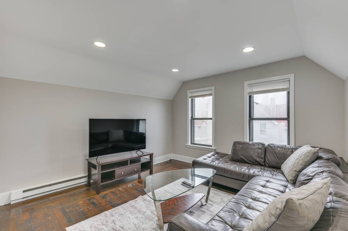 92 M² Apartment ∙ 2 Bedrooms ∙ 3 Guests - Medford, MA