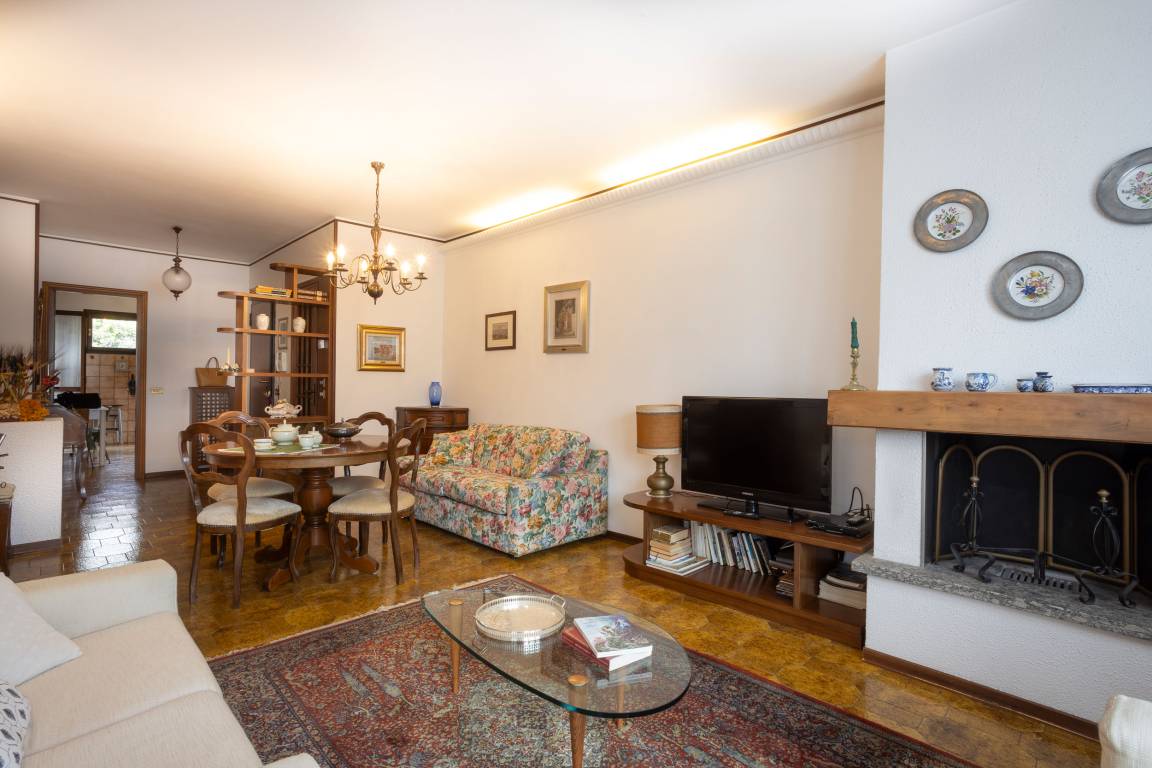 75 M² Apartment ∙ 2 Bedrooms ∙ 5 Guests - Mandello del Lario