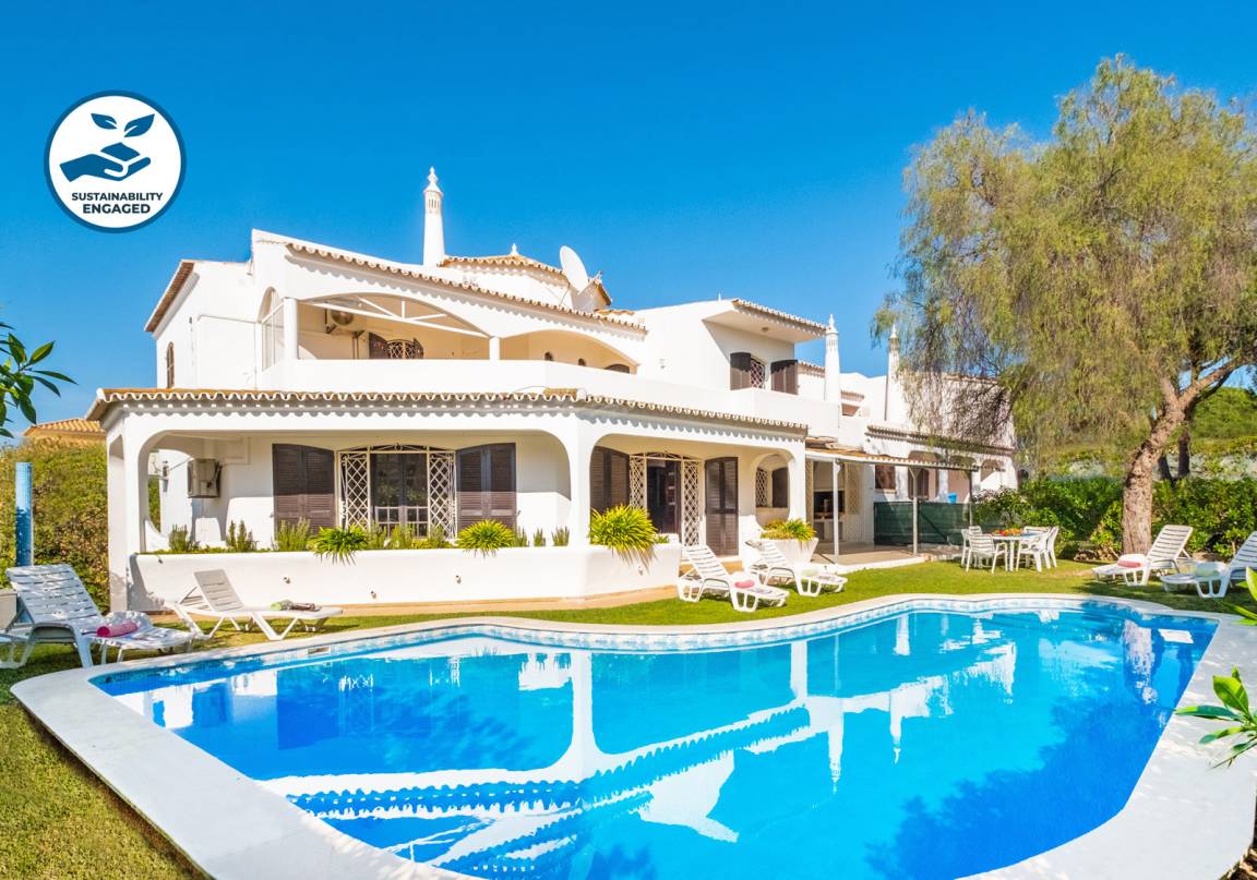 162 M² Villa ∙ 4 Makuuhuonetta ∙ 10 Vierasta - Quarteira