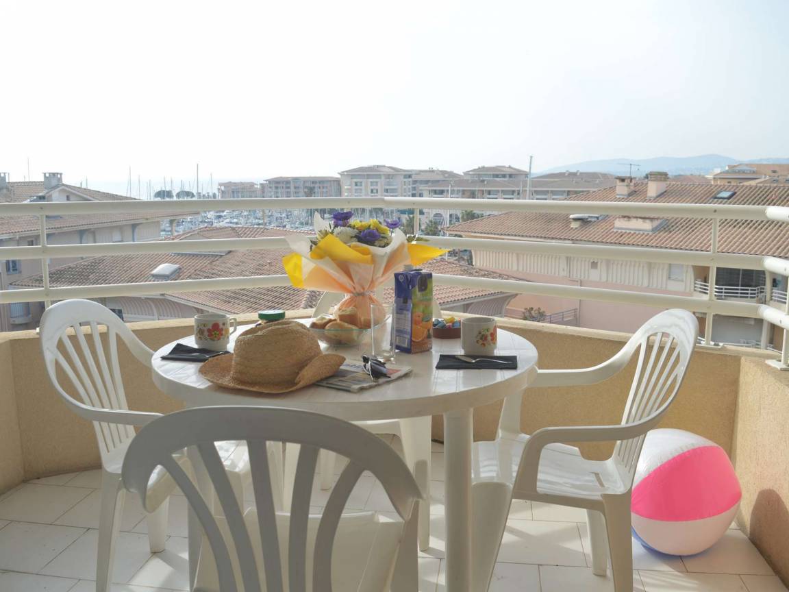 42 M² Appartement ∙ 2 Chambres ∙ 5 Personnes - Fréjus