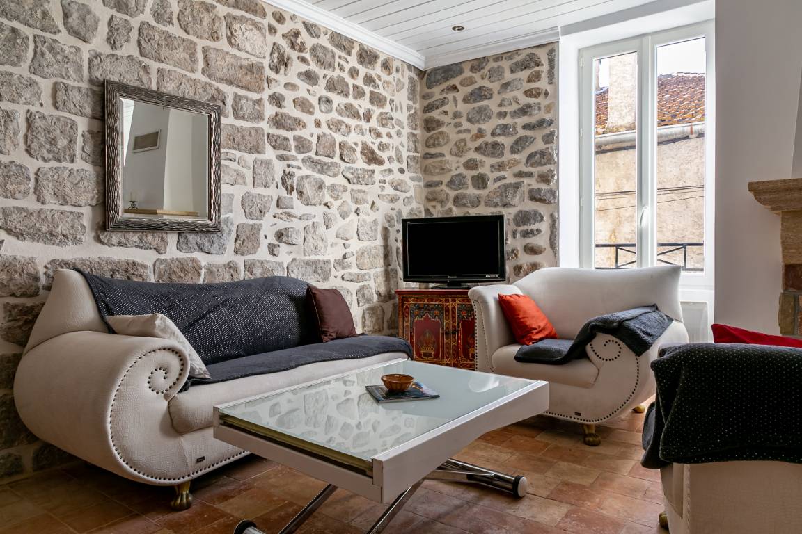 75 M² House ∙ 2 Bedrooms ∙ 5 Guests - Ardèche