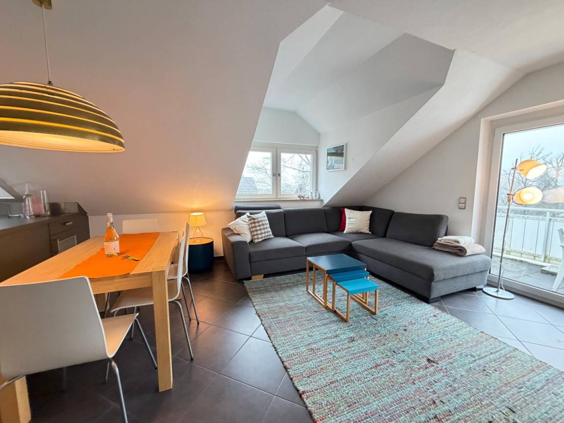 100 M² Ferienwohnung ∙ 2 Schlafzimmer ∙ 5 Gäste - Konstanz