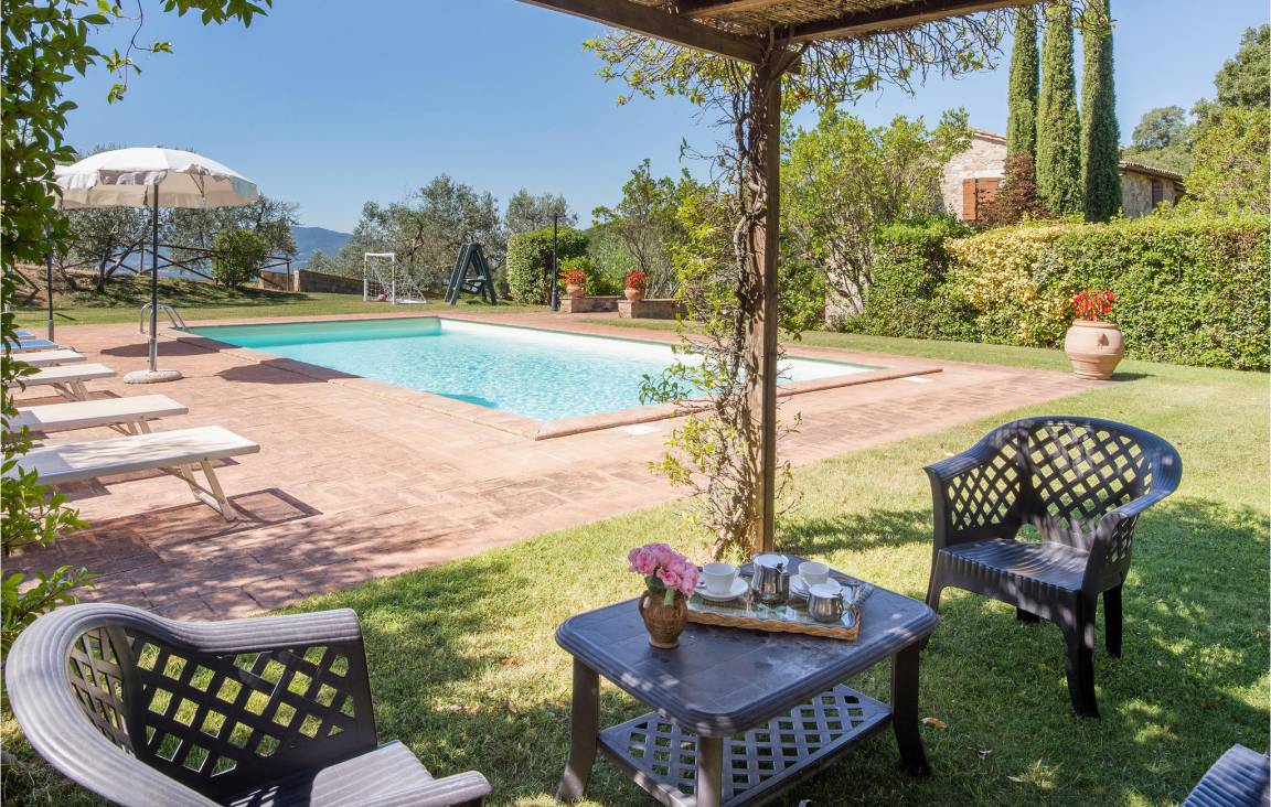 200 M² Maisonnette ∙ 5 Slaapkamers ∙ 9 Gasten - Todi