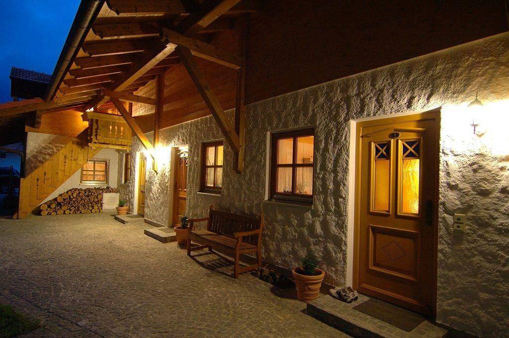 65 M² Ferienwohnung ∙ 2 Schlafzimmer ∙ 3 Gäste - Bad Kötzting