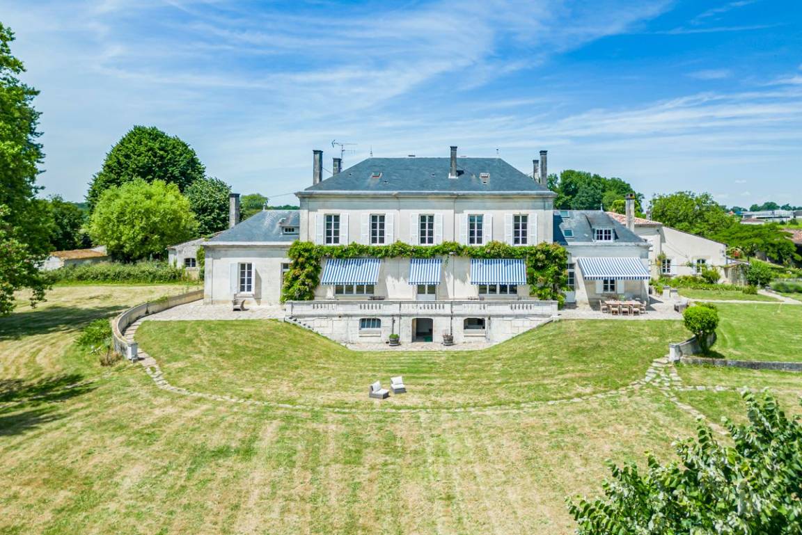 Villa ∙ 6 Chambres ∙ 12 Personnes - Cognac