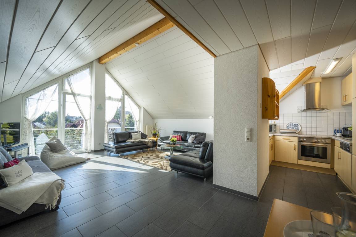 90 M² Appartement ∙ 2 Chambres ∙ 6 Personnes - Singen