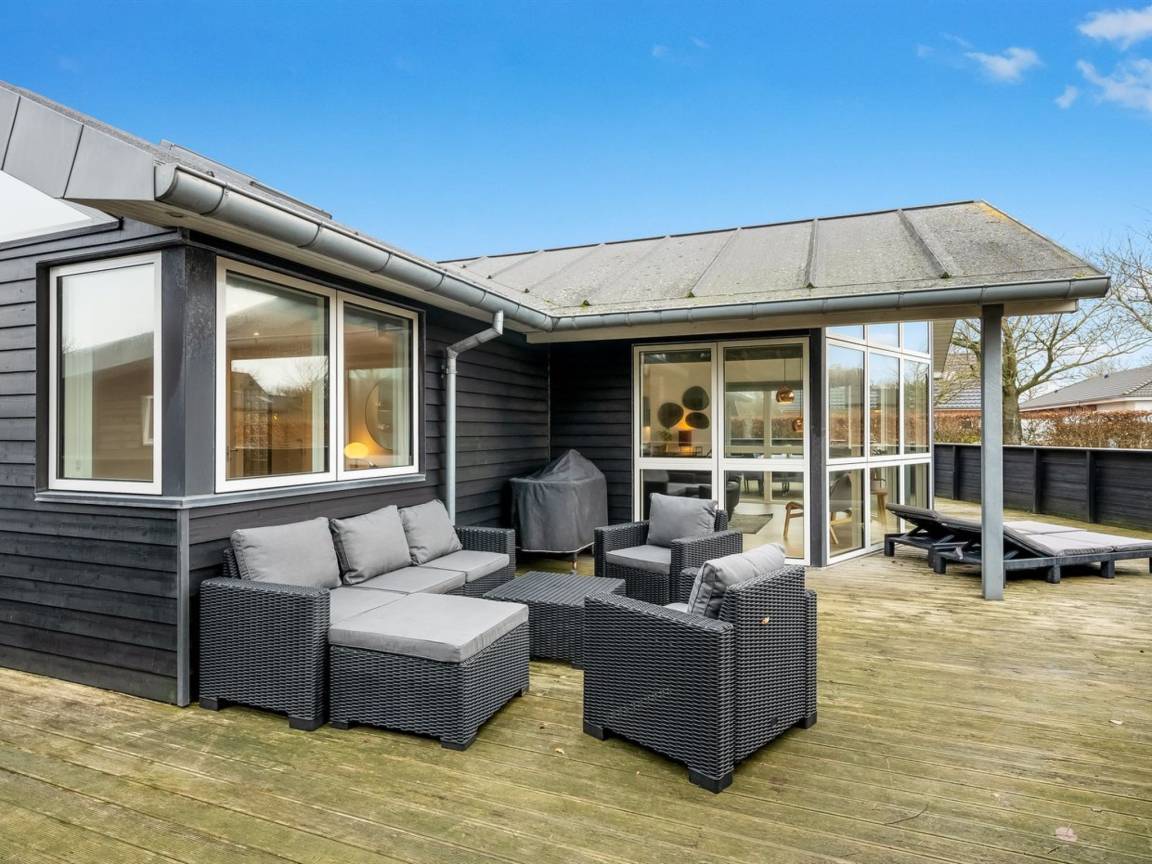 122 M² House ∙ 4 Bedrooms ∙ 8 Guests - Esbjerg