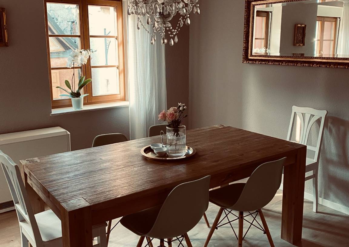 90 M² Ferienwohnung ∙ 2 Schlafzimmer ∙ 4 Gäste - Burkheim