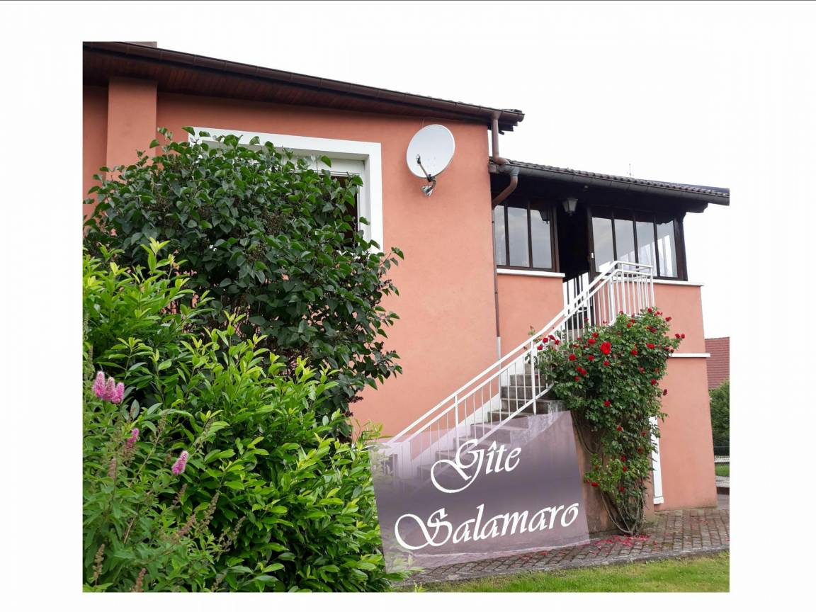 69 M² Cottage ∙ 3 Bedrooms ∙ 6 Guests - Rambervillers