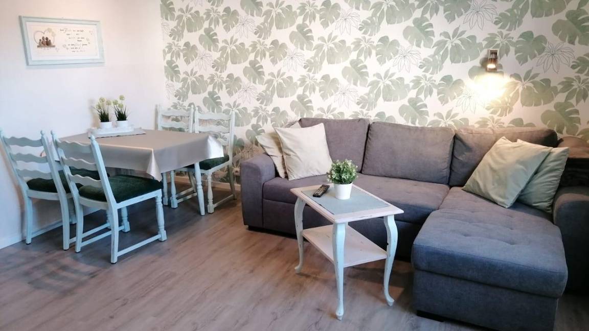 72 M² Apartment ∙ 2 Bedrooms ∙ 4 Guests - Kirn