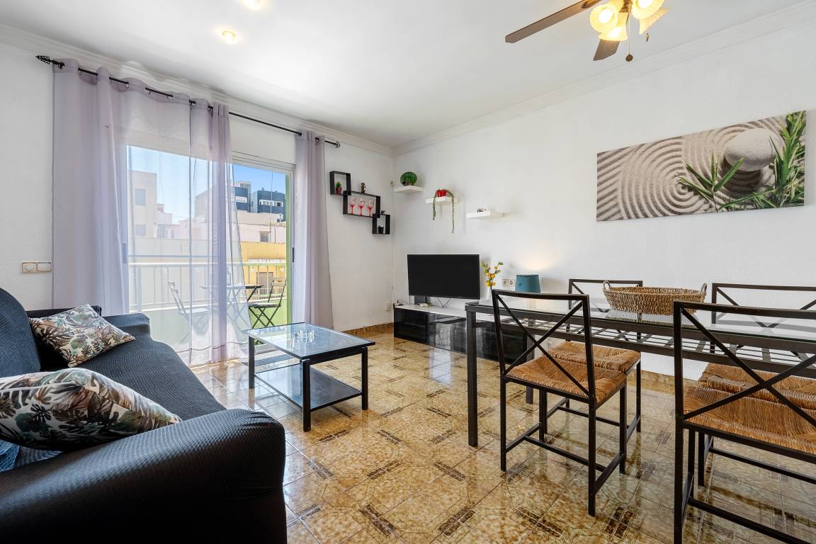 101 M² Apartamento ∙ 3 Habitaciones ∙ 6 Huéspedes - Amposta