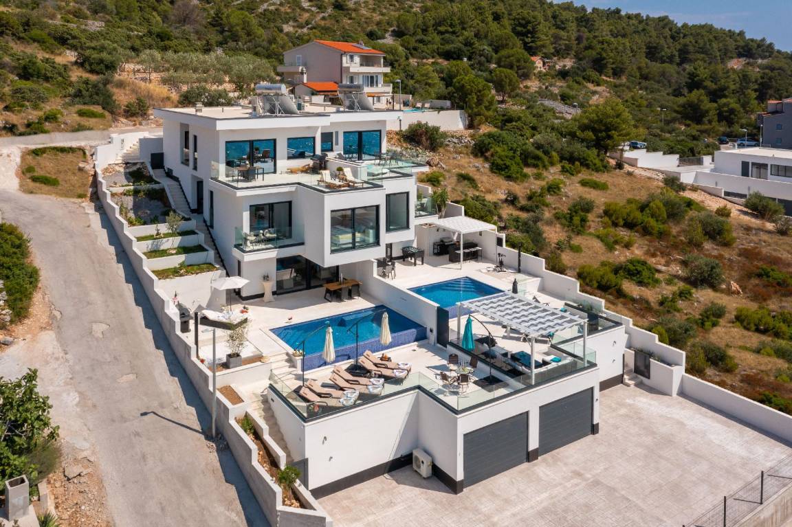 220 M² Ferienhaus ∙ 3 Schlafzimmer ∙ 8 Gäste - Primošten