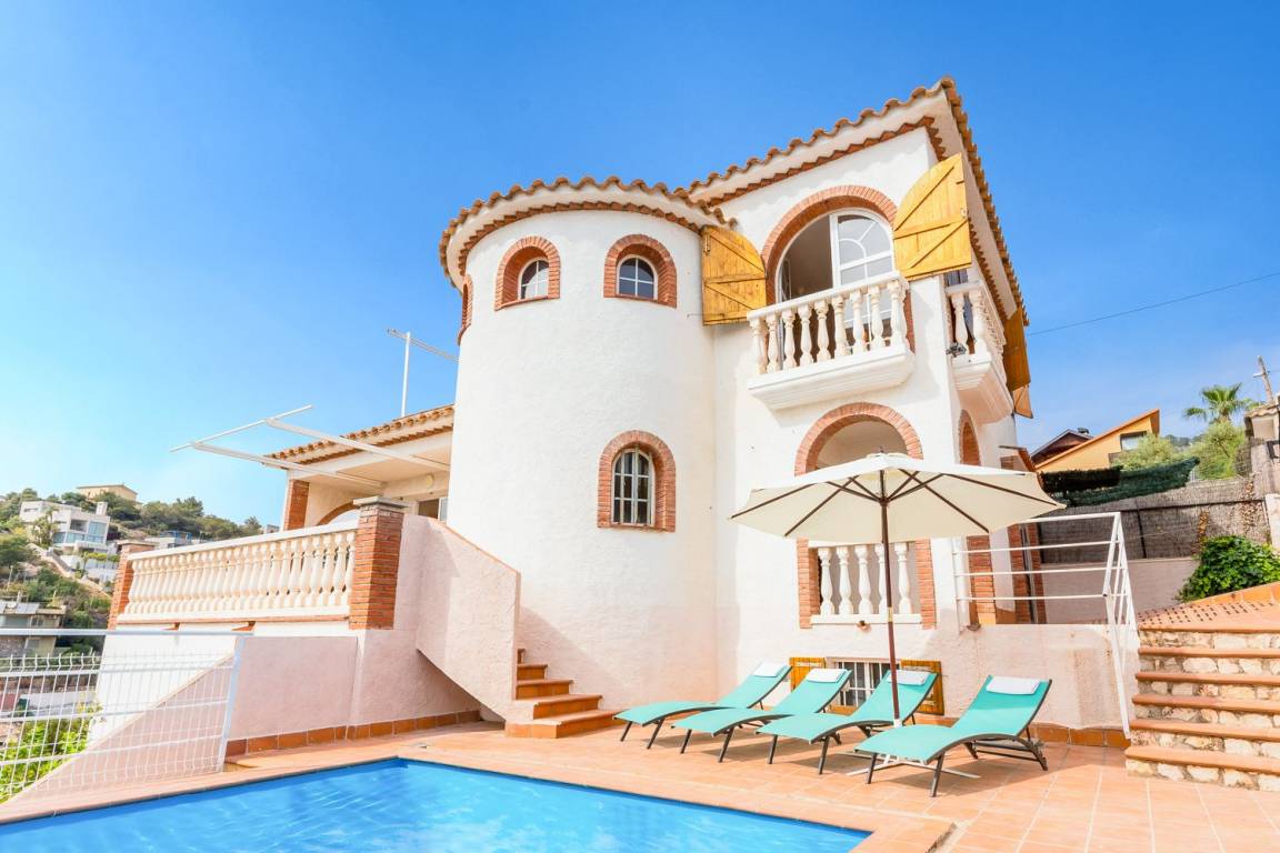 Villa ∙ 5 Habitaciones ∙ 11 Huéspedes - Sitges