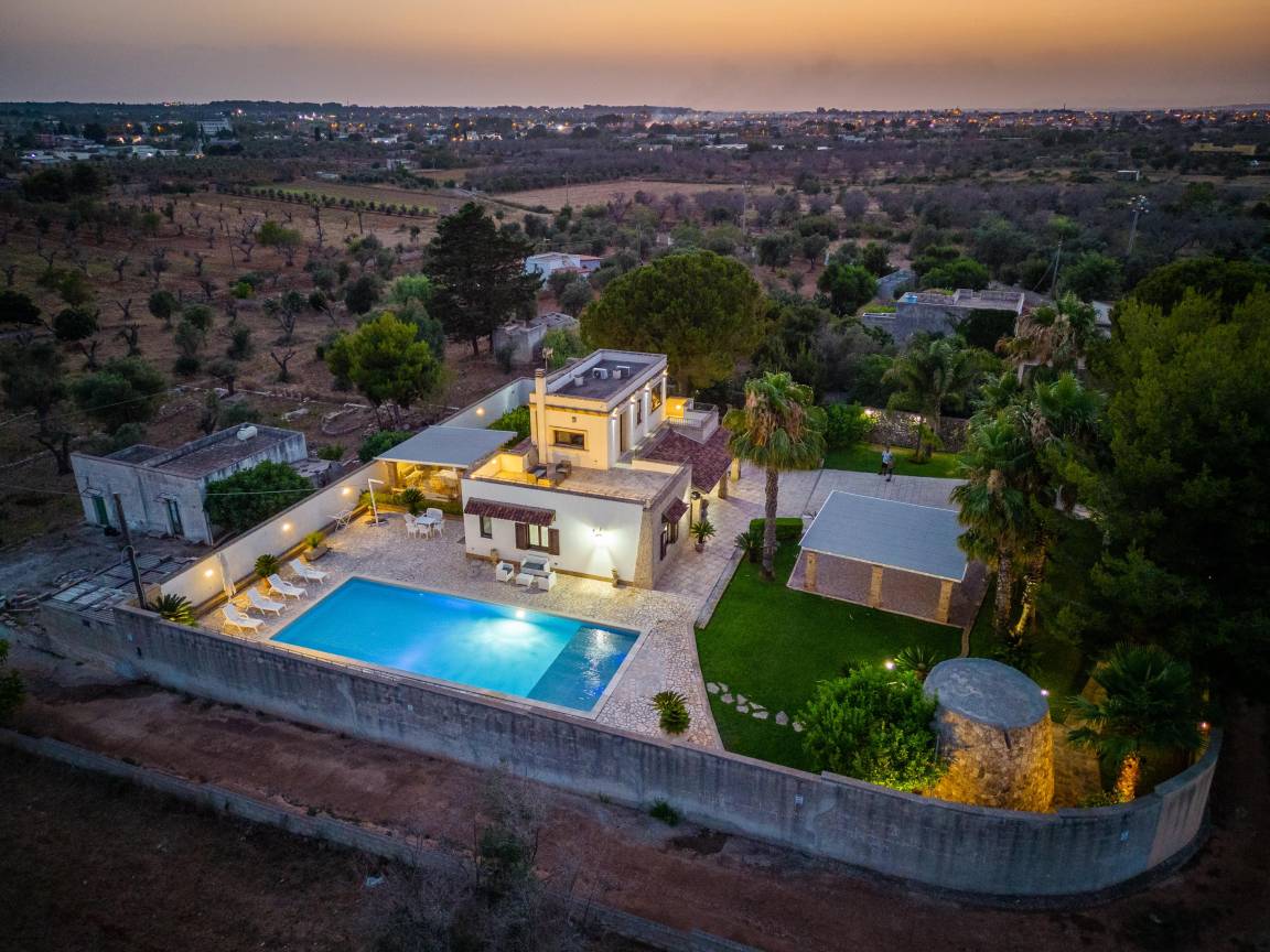 200 M² Villa ∙ 4 Bedrooms ∙ 8 Guests - Ugento