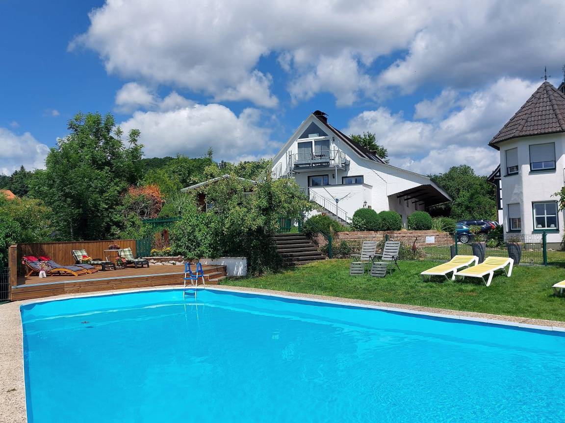 95 M² Ferienwohnung ∙ 2 Schlafzimmer ∙ 5 Gäste - Lennestadt