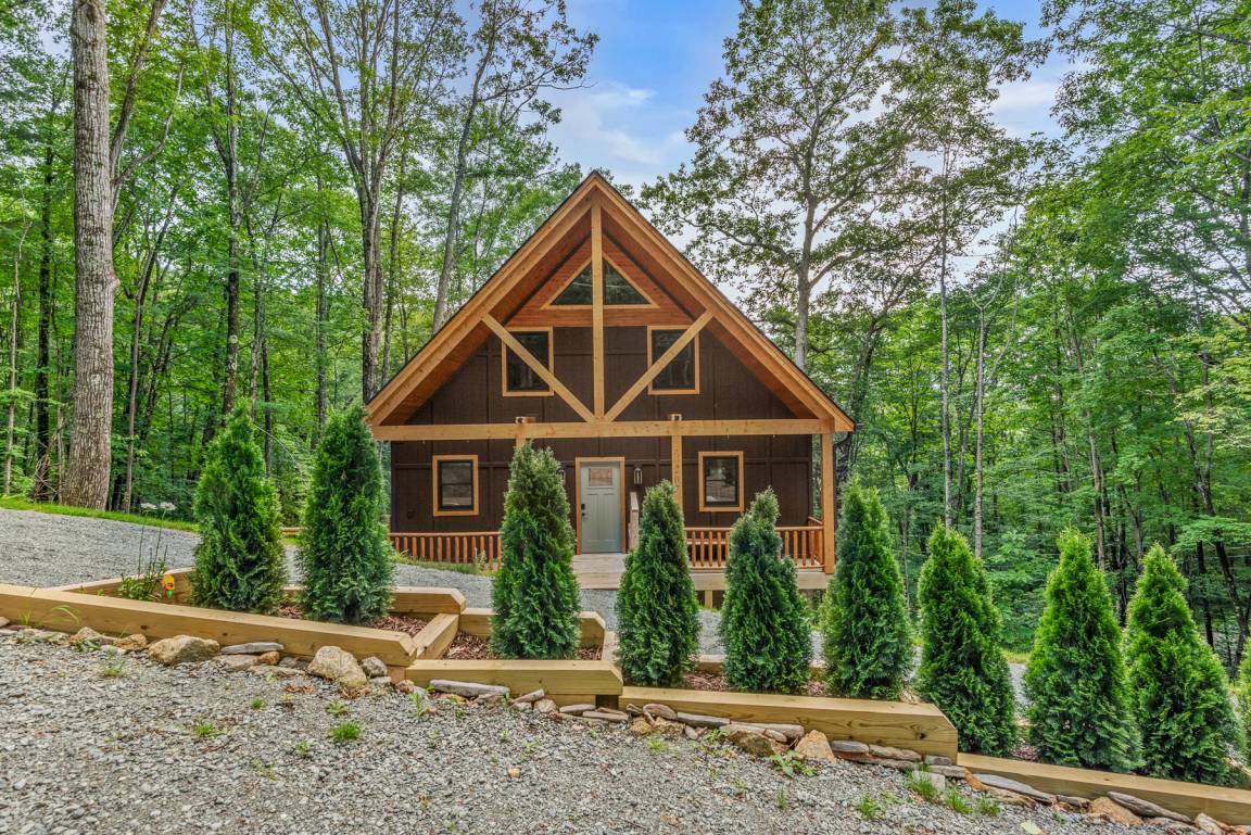 House ∙ 2 Bedrooms ∙ 6 Guests - Beech Mountain, NC