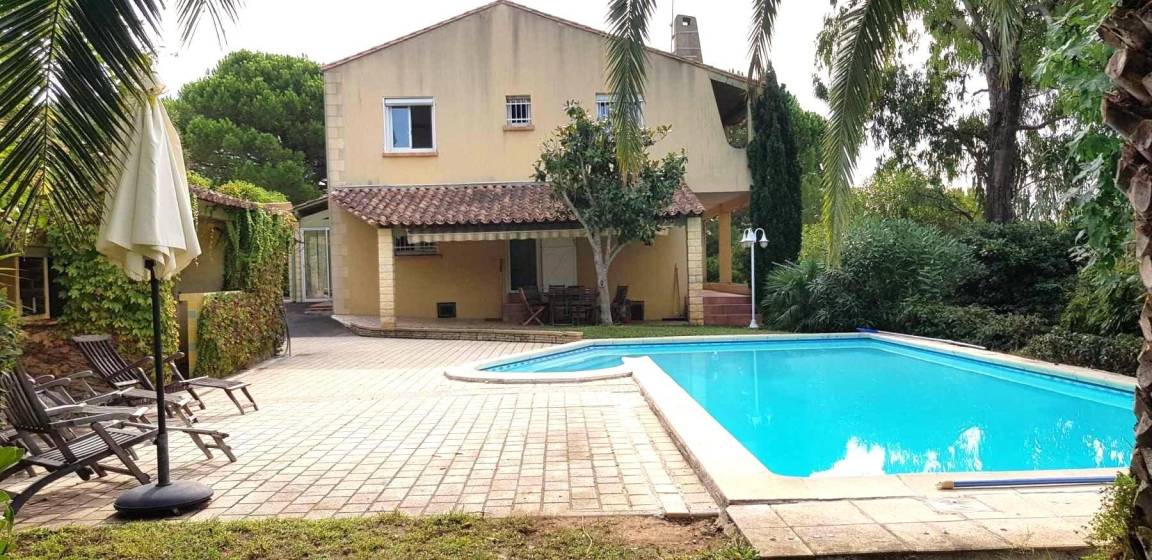 200 M² Gîte ∙ 4 Bedrooms ∙ 11 Guests - Béziers
