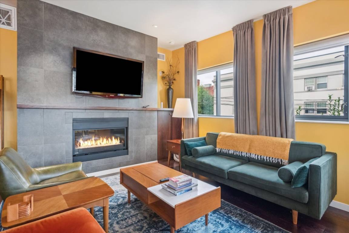 Apartment ∙ 3 Bedrooms ∙ 6 Guests - Portland