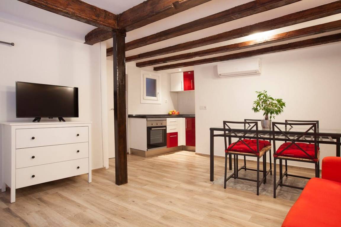 60 M² Apartment ∙ 1 Bedroom ∙ 2 Guests - Badalona