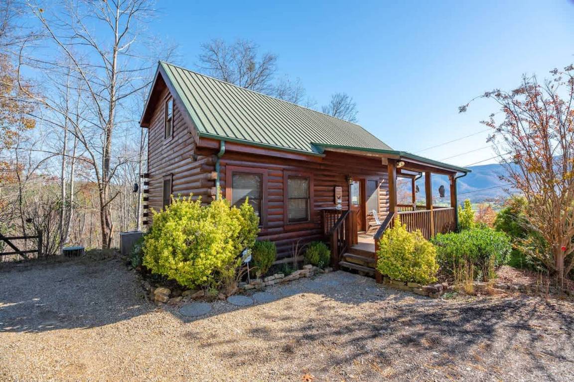 Apartment ∙ 2 Bedrooms ∙ 4 Guests - Townsend, TN