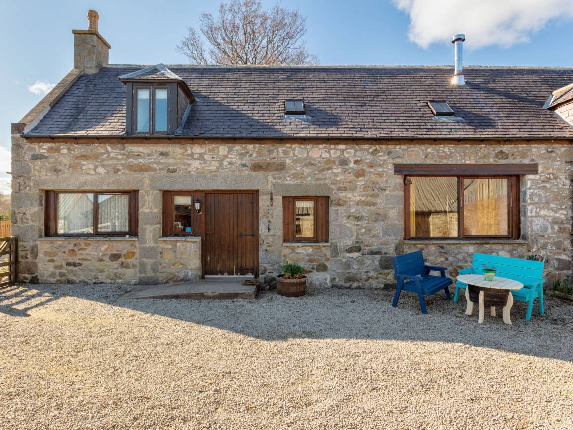 74 M² House ∙ 2 Bedrooms ∙ 4 Guests - Huntly