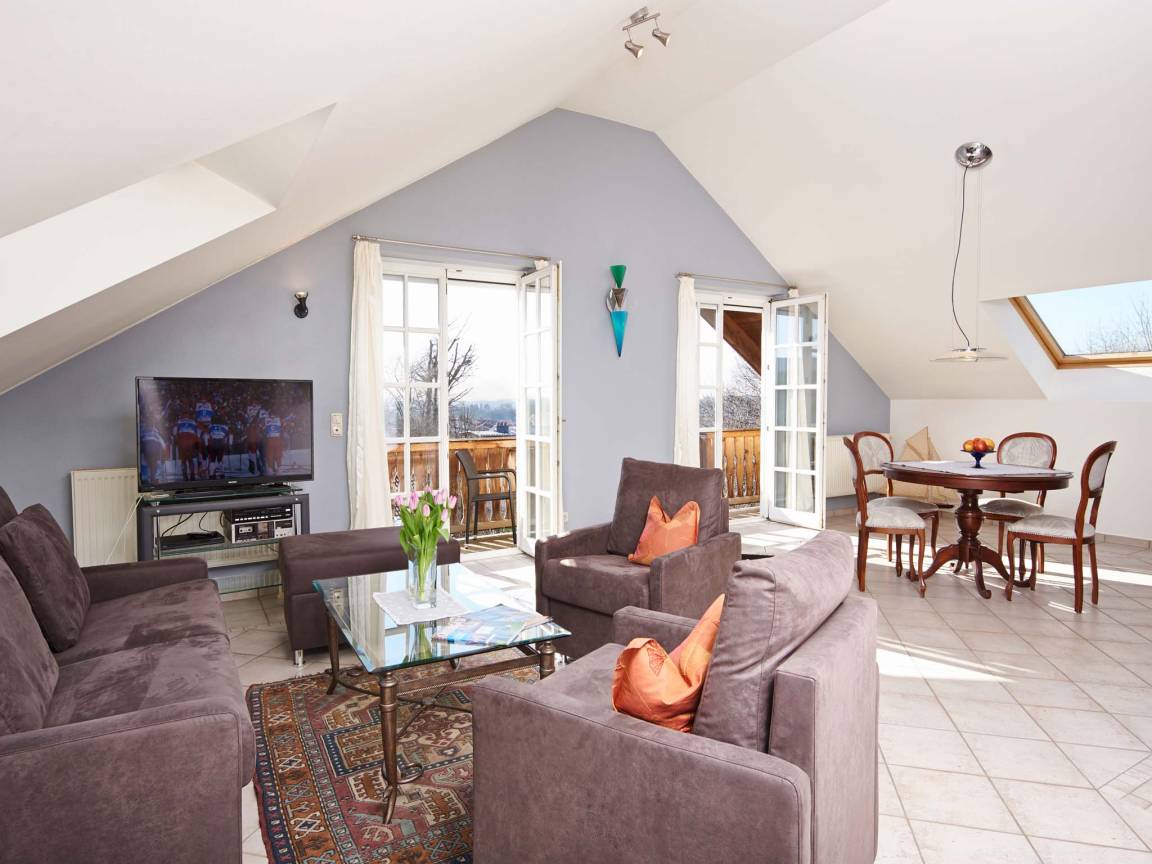 108 M² Ferienwohnung ∙ 3 Gäste - Bad Endorf