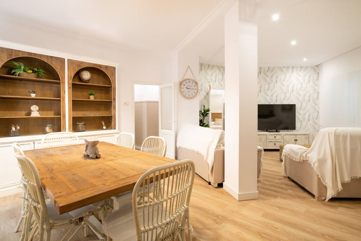 200 M² House ∙ 3 Bedrooms ∙ 12 Guests - Alicante