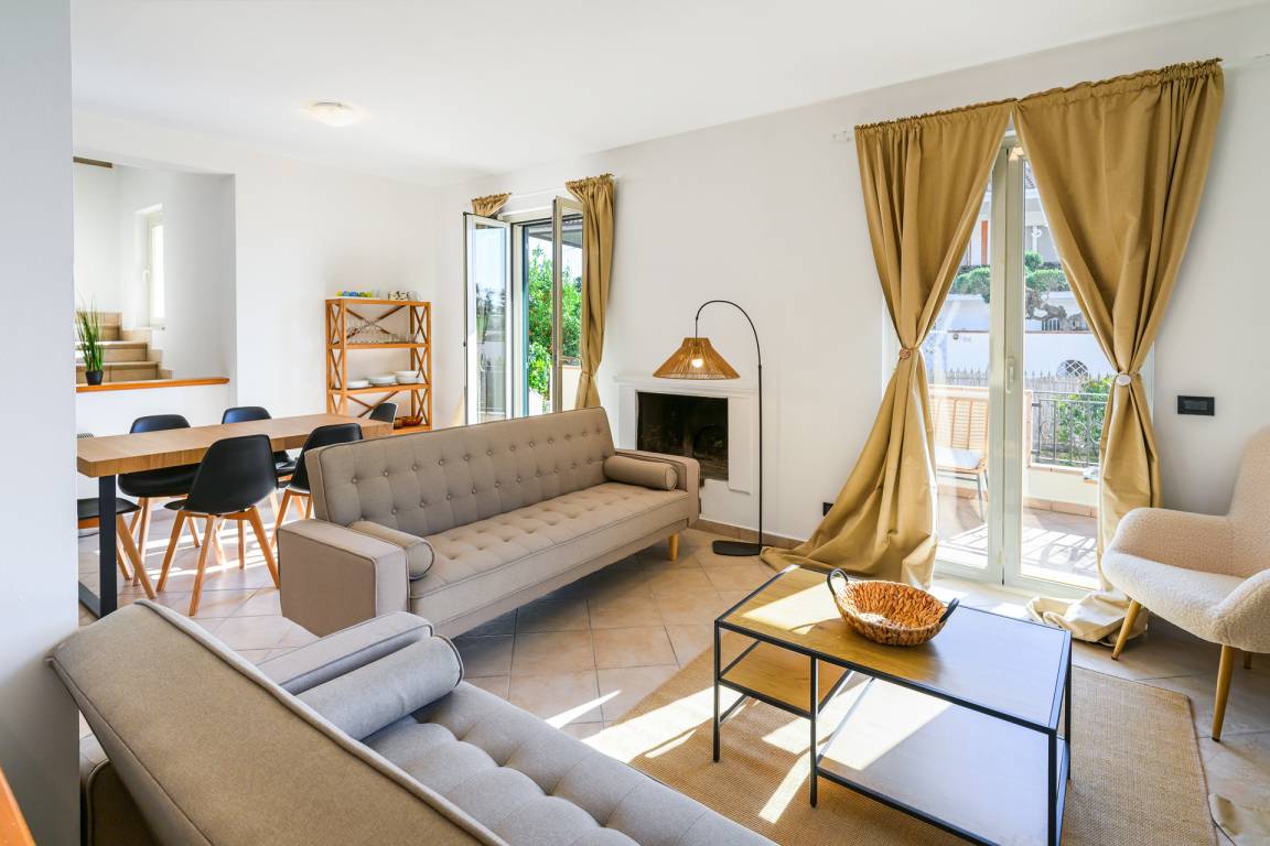 208 M² Villa ∙ 3 Bedrooms ∙ 8 Guests - Sperlonga