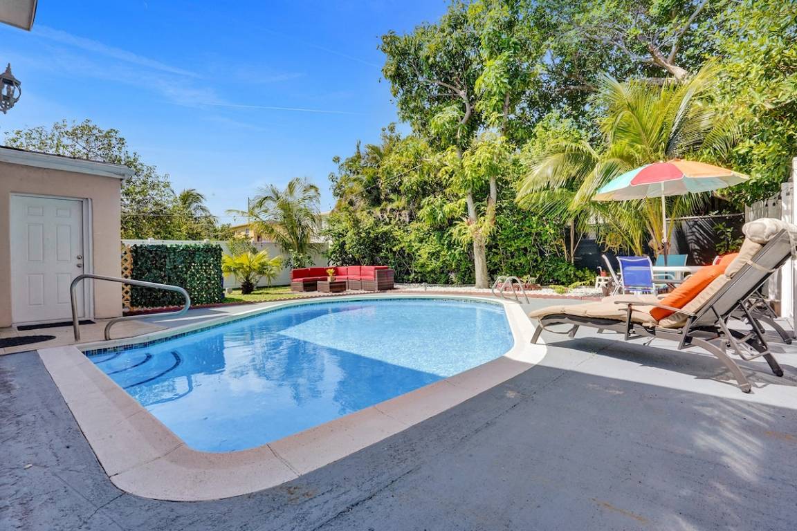 Villa ∙ 4 Habitaciones ∙ 15 Huéspedes - Hallandale Beach, FL