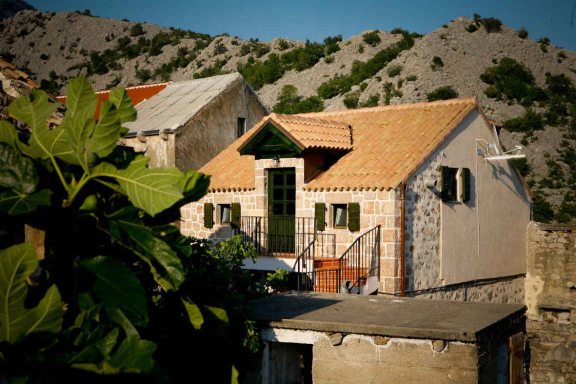 70 M² Ferienhaus ∙ 2 Schlafzimmer ∙ 6 Gäste - Starigrad-Paklenica