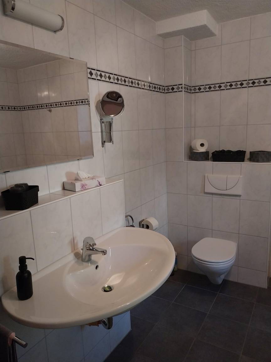 58 M² Ferienwohnung ∙ 1 Schlafzimmer ∙ 2 Gäste - Schleiden