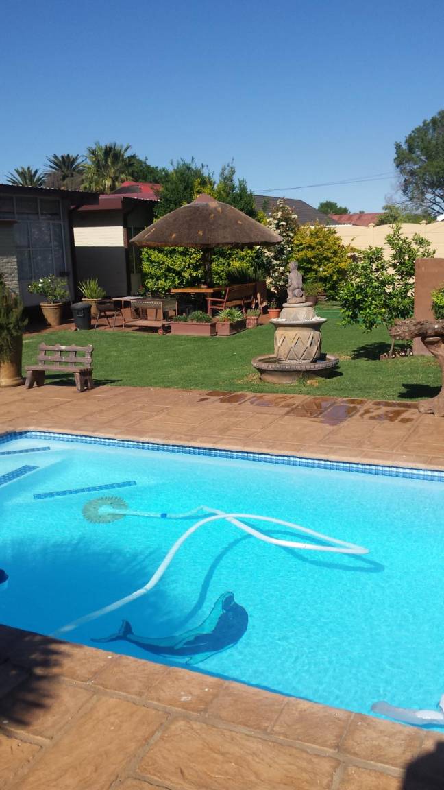 15 M² Private Room ∙ 1 Bedroom ∙ 2 Guests - Carletonville