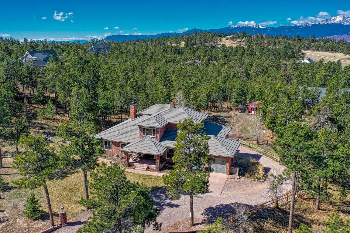 518 M² House ∙ 6 Bedrooms ∙ 15 Guests - Colorado Springs, CO