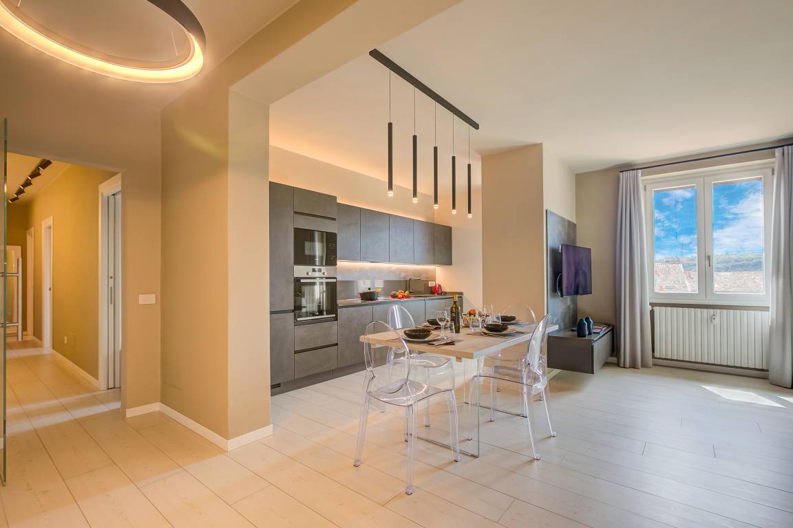 85 M² Appartamento ∙ 2 Camere Da Letto ∙ 5 Ospiti - Salò, Italia