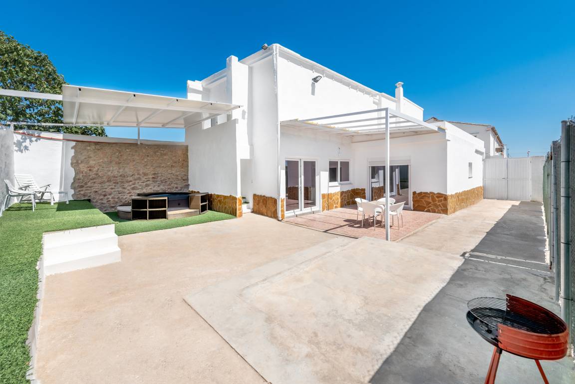 190 M² House ∙ 5 Bedrooms ∙ 12 Guests - Montserrat, Valencia
