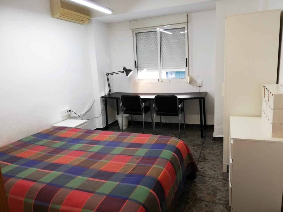 90 M² Private Room ∙ 1 Bedroom ∙ 1 Guest - Valência
