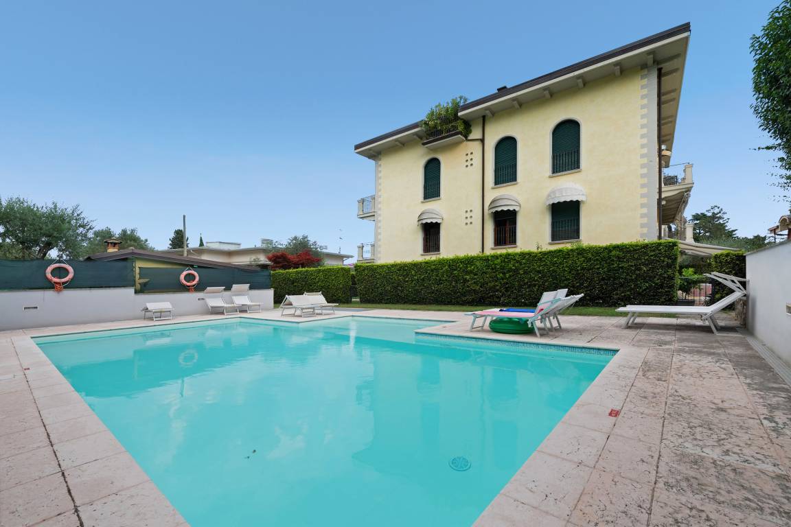 70 M² Apartamento ∙ 2 Habitaciones ∙ 4 Huéspedes - Manerba del Garda