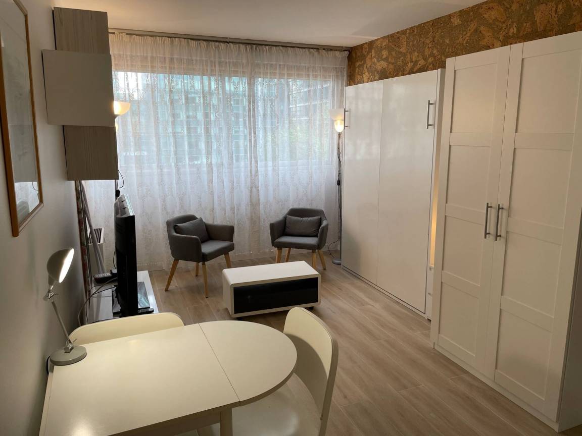 24 M² Appartement ∙ 1 Chambre ∙ 2 Personnes - Courbevoie