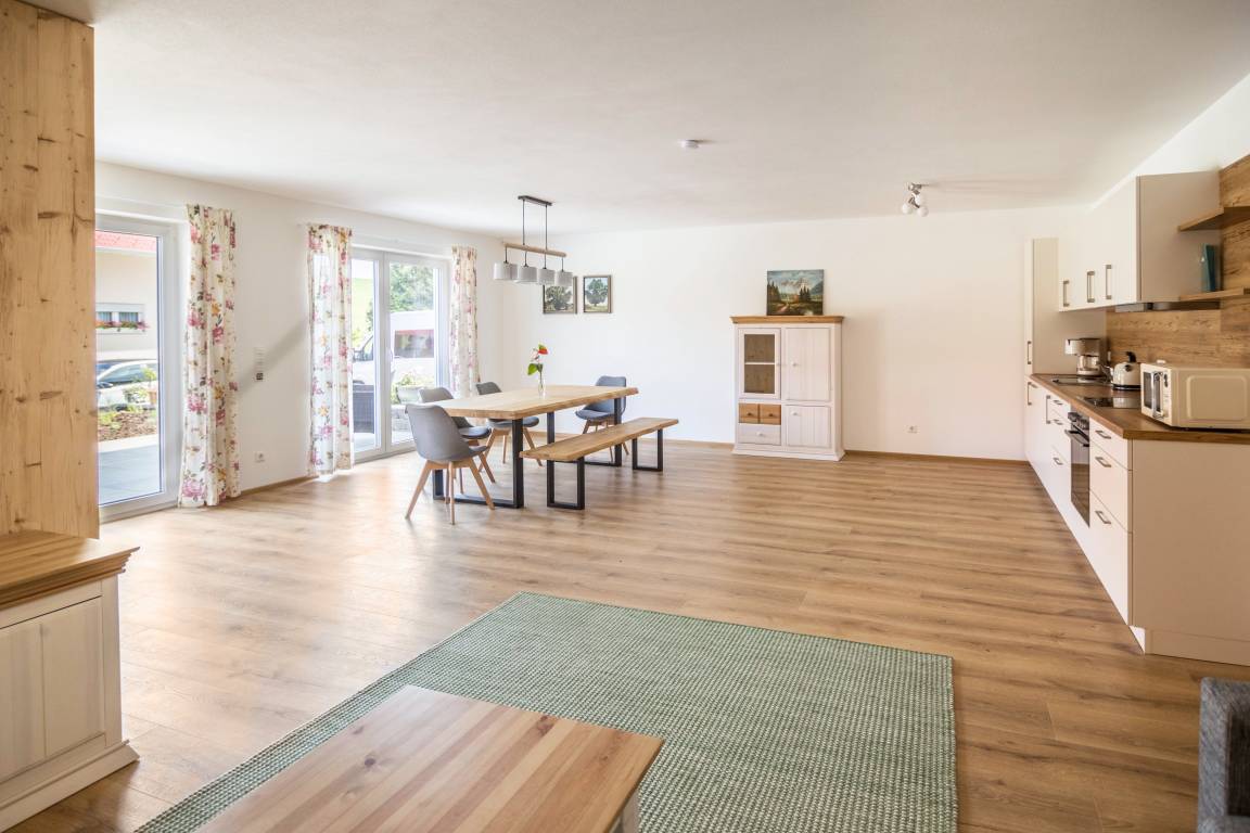 92 M² Ferienwohnung ∙ 2 Schlafzimmer ∙ 4 Gäste - Bad Wurzach