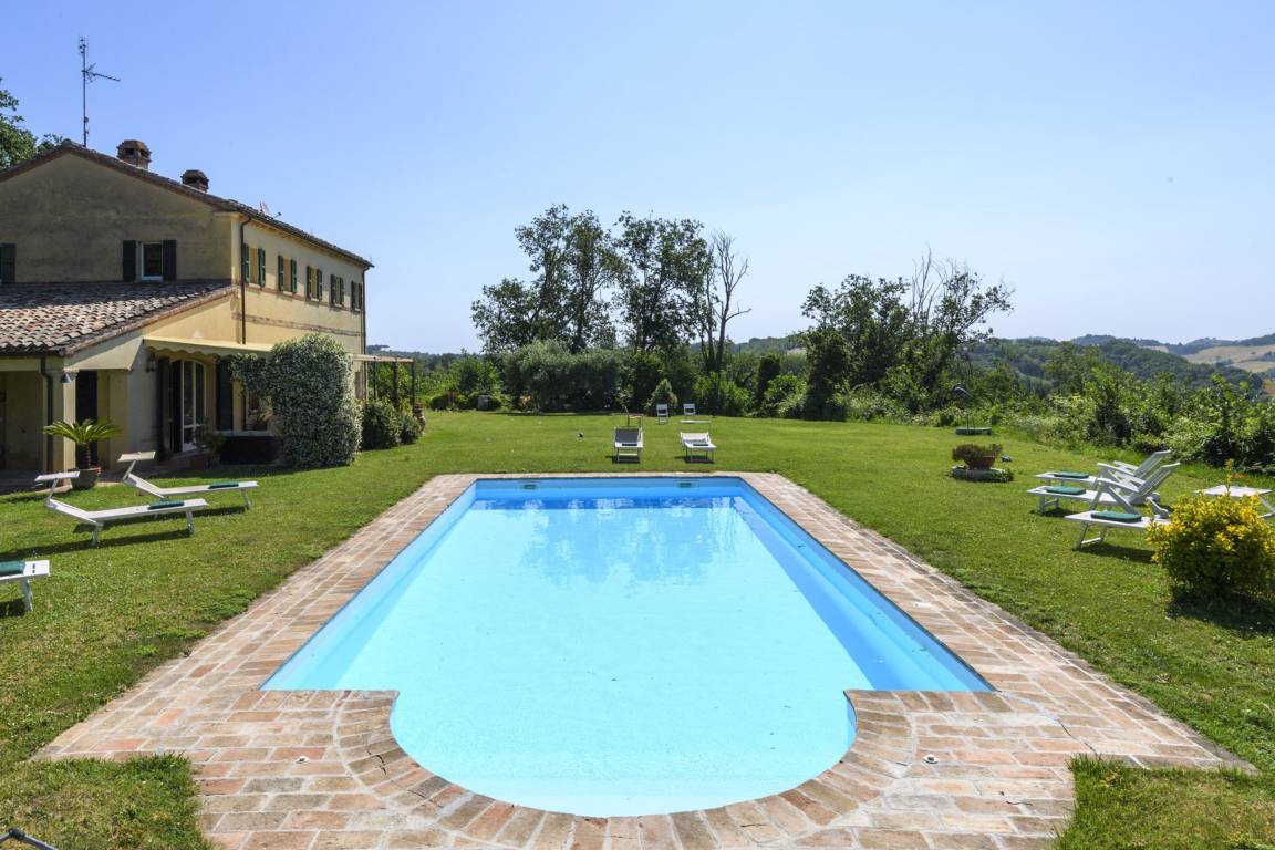 360 M² Villa ∙ 5 Bedrooms ∙ 10 Guests - Pesaro