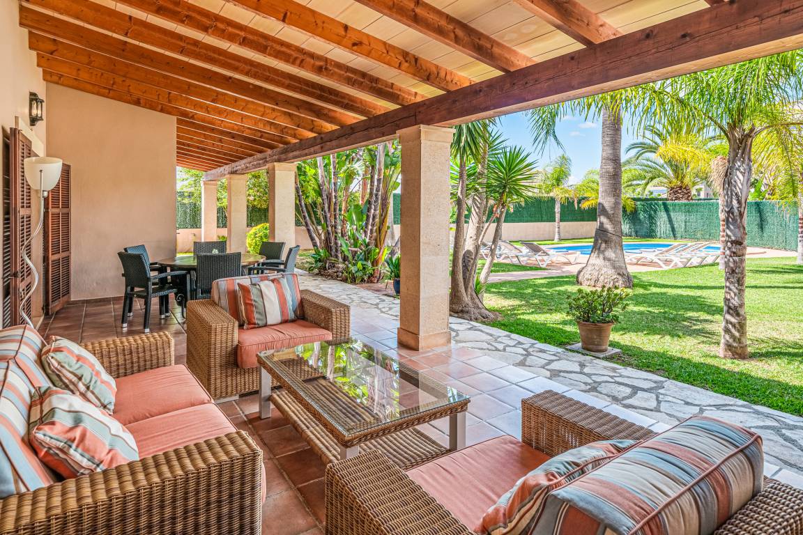200 M² Villa ∙ 6 Bedrooms ∙ 12 Guests - Balearic Islands