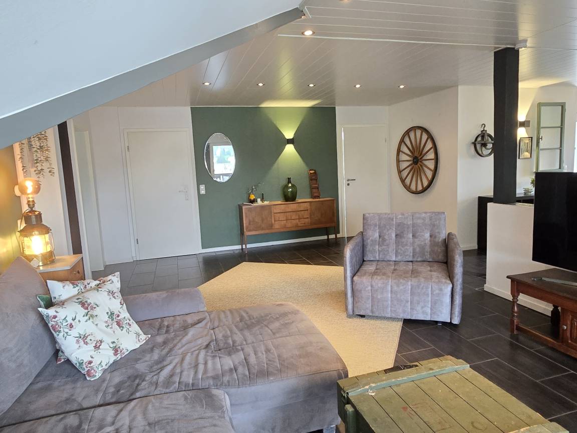 100 M² Apartment ∙ 2 Bedrooms ∙ 6 Guests - Weilburg