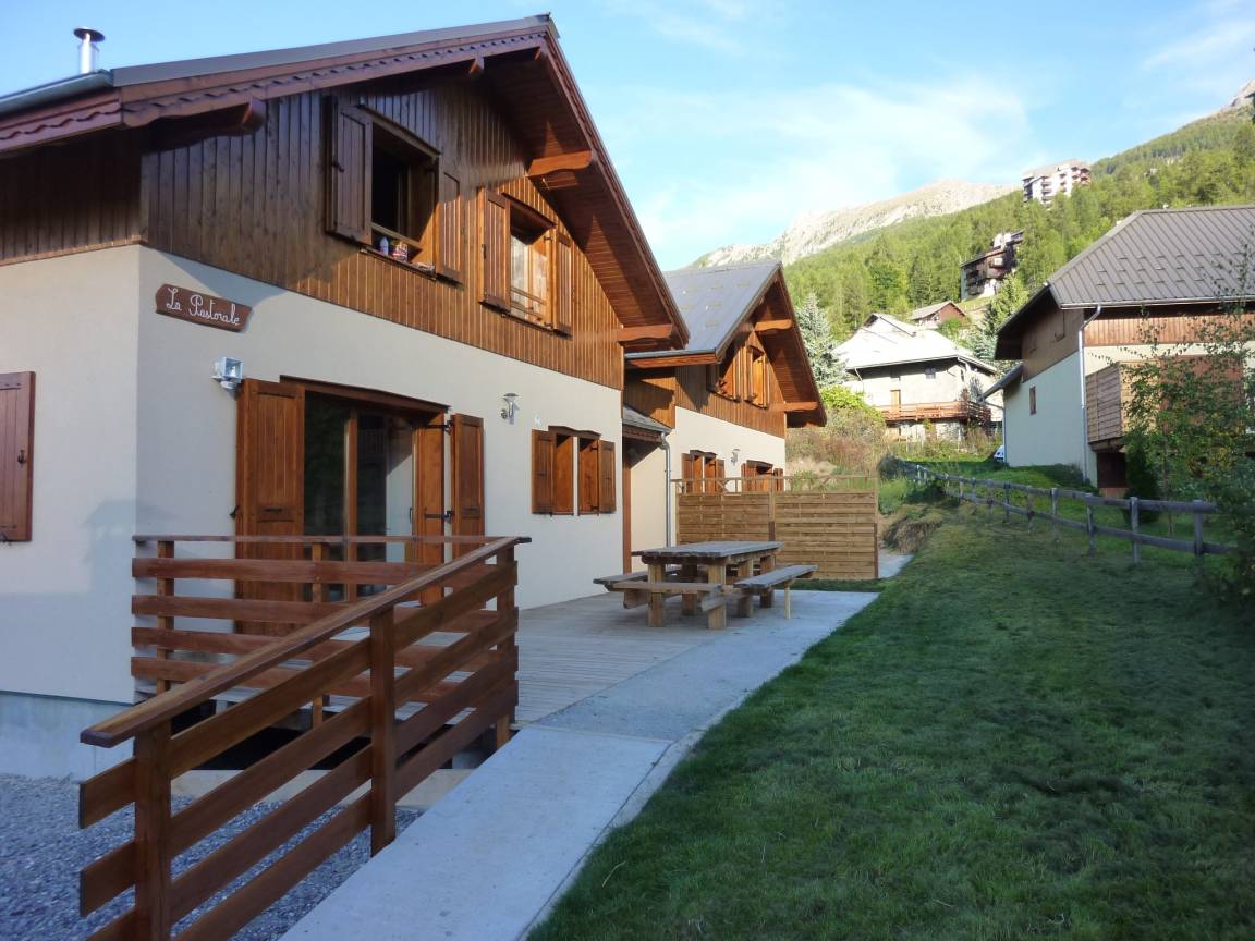 87 M² Chalet ∙ 4 Slaapkamers ∙ 15 Gasten - Embrun