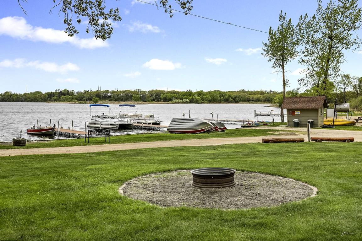 House ∙ 2 Bedrooms ∙ 8 Guests - Swan Lake, Fergus Falls